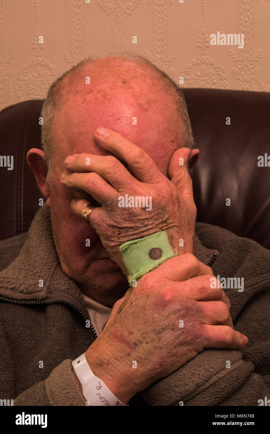 Hospital discharge hi-res stock photography and images - Alamy