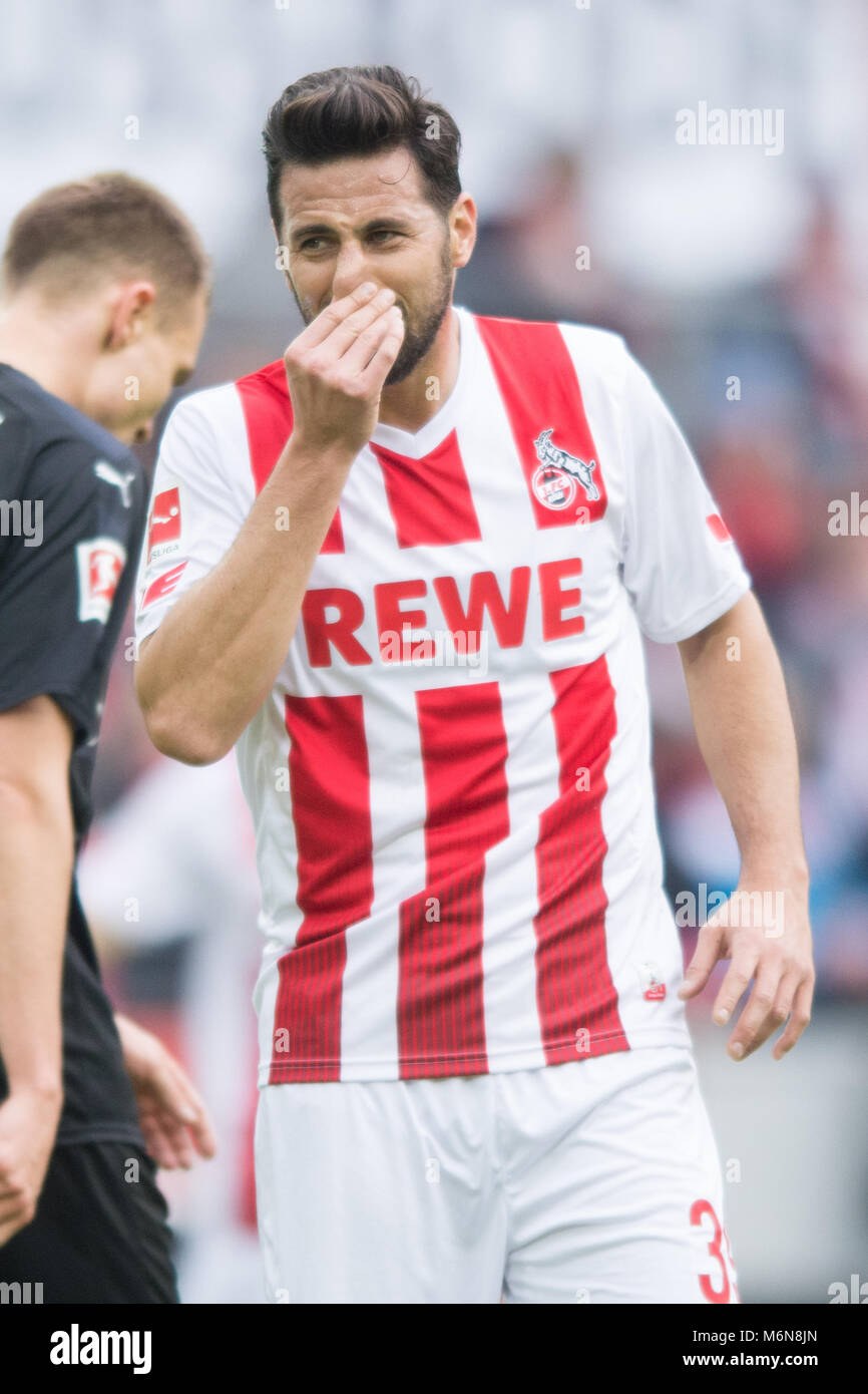 Claudio PIZARRO (K) sit frustratedriert, frustrated, gefrustratedet ...