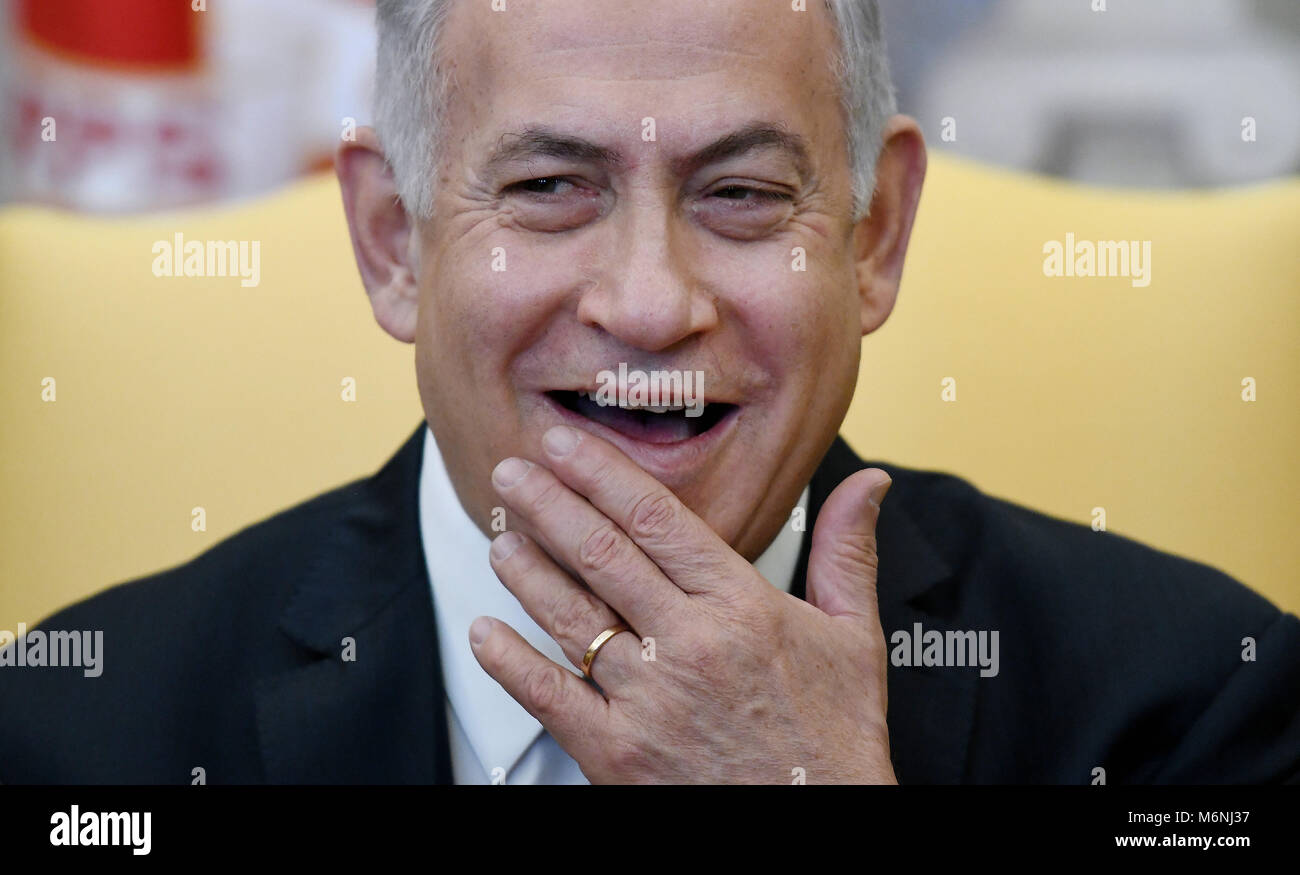 Prime Minister Benjamin Netanyahu of Israel speaks in the Oval Office ...