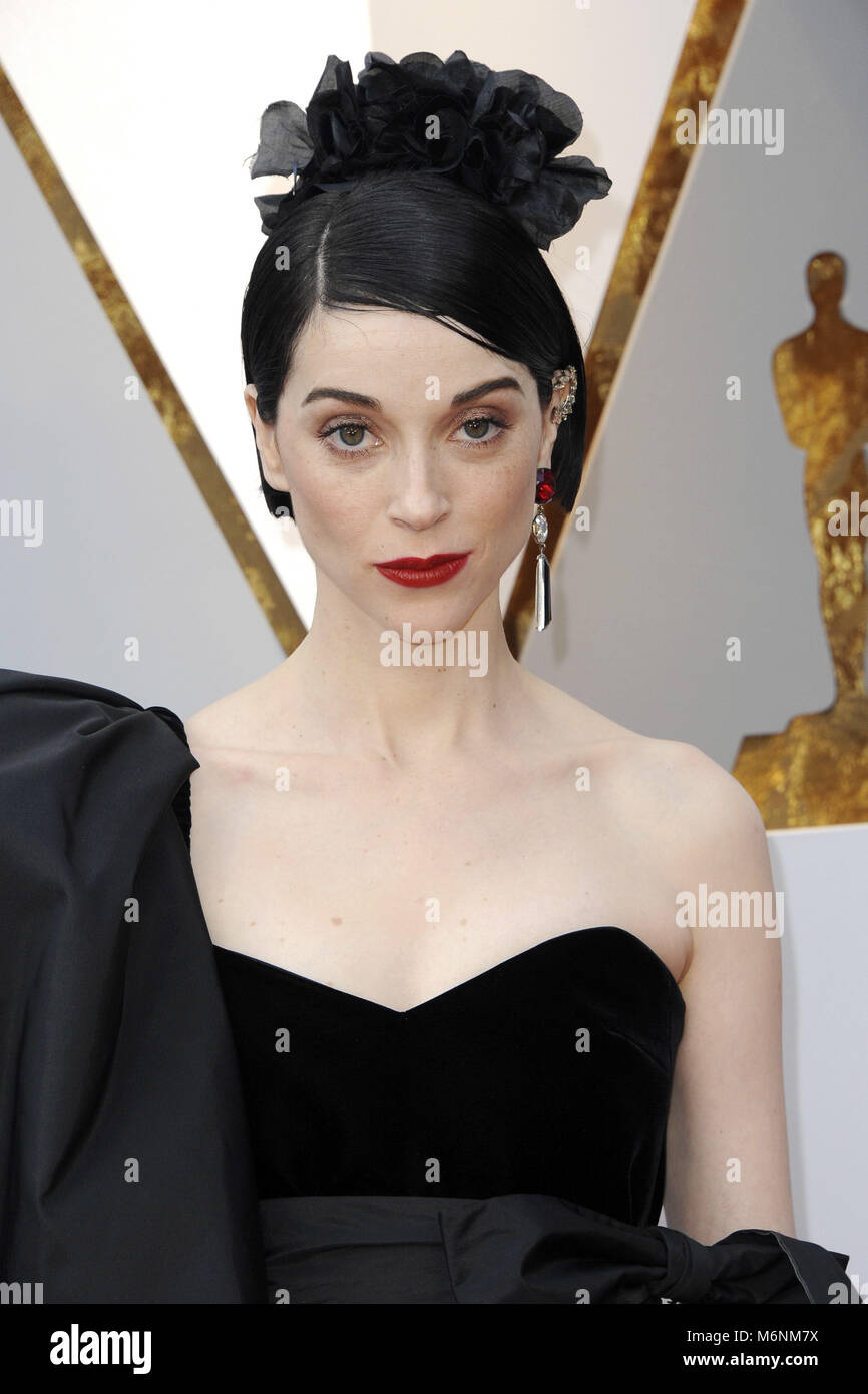 Annie clark hi-res stock photography and images - Alamy