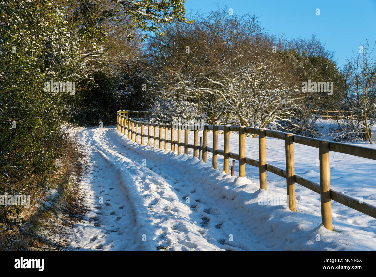 Winter rural fence fencing landscape hi-res stock photography and ...
