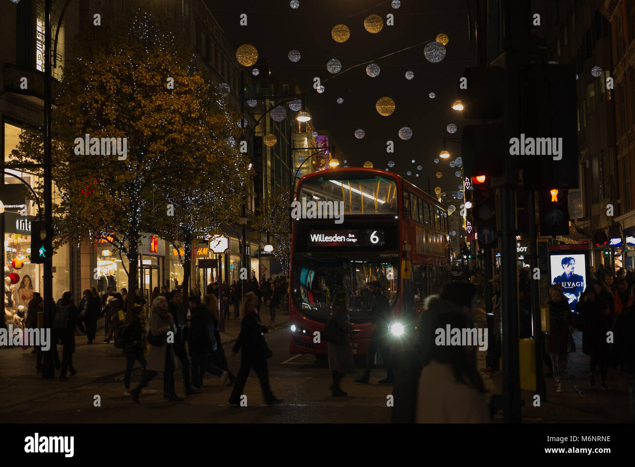 Golden street lights hi-res stock photography and images - Alamy