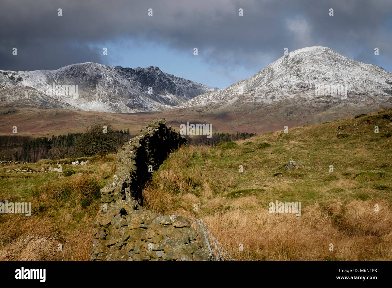 Coniston fells hi-res stock photography and images - Alamy