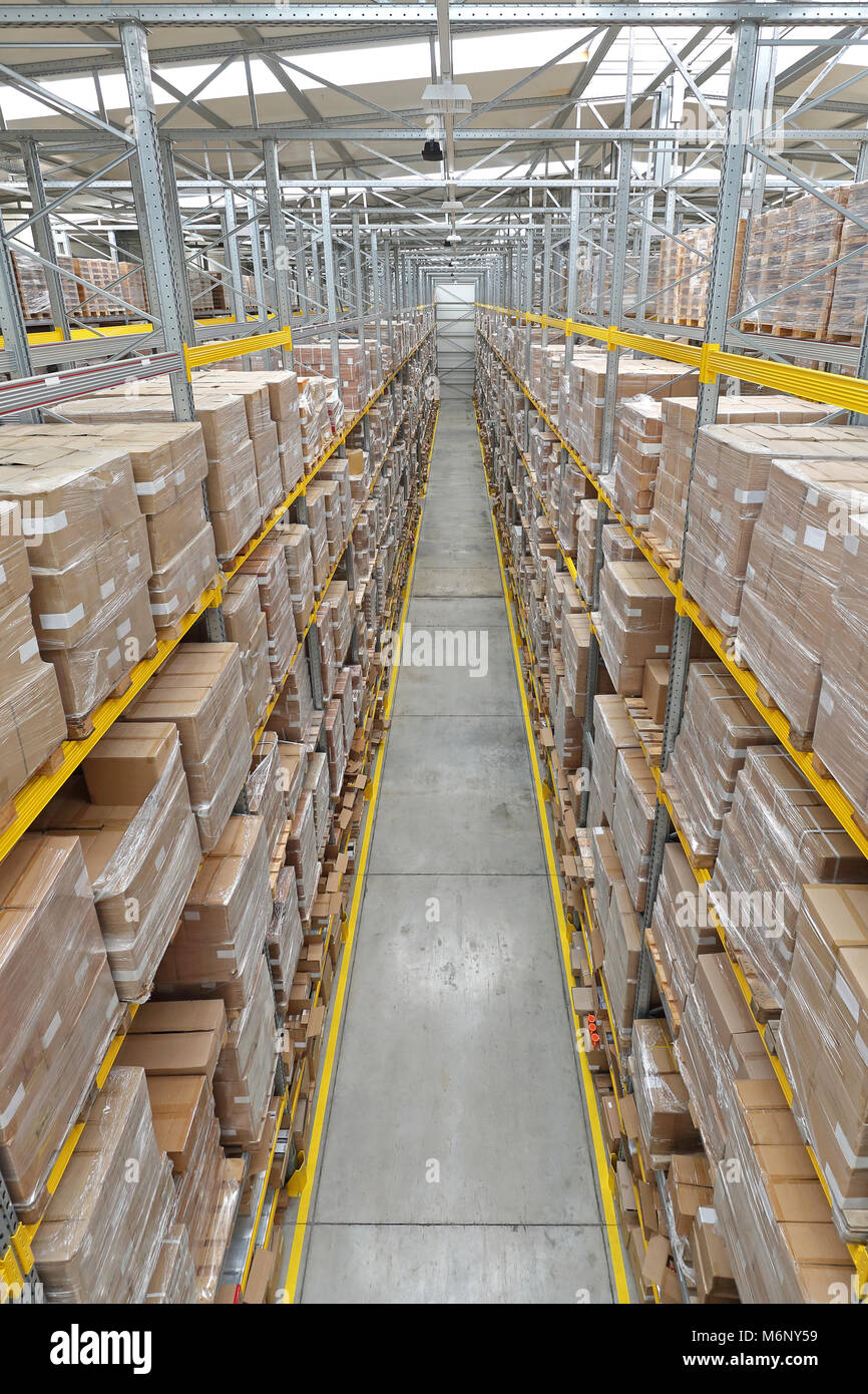 Long Distribution Center Warehouse View From Above Stock Photo - Alamy