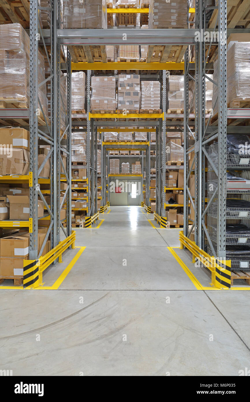 Aisle Industrial Warehouse Storage Shelving Stock Photos & Aisle ...