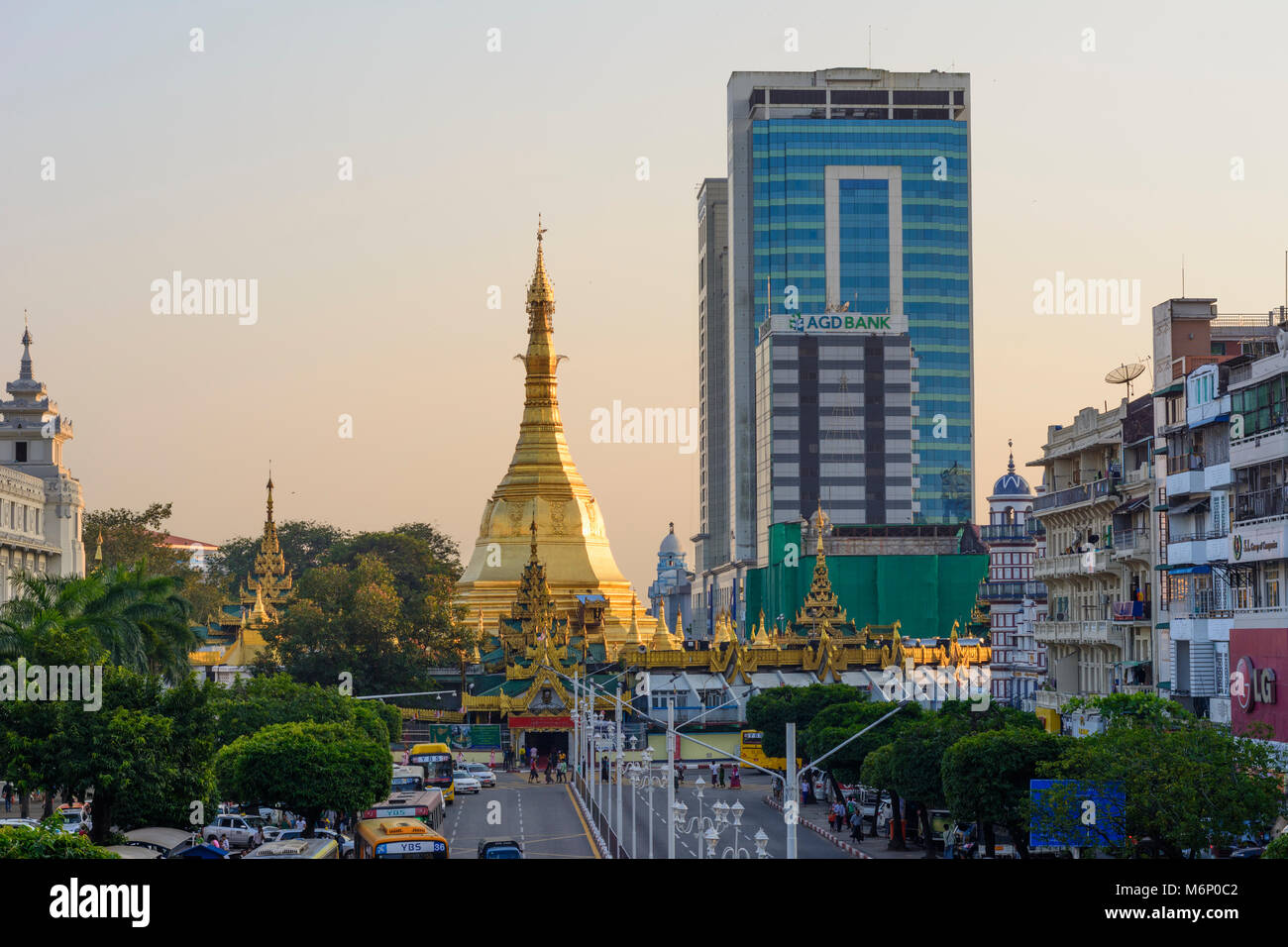 Yangon (Rangoon): Sule Pagoda, Centrepoint Towers, Colonial Quarter ...