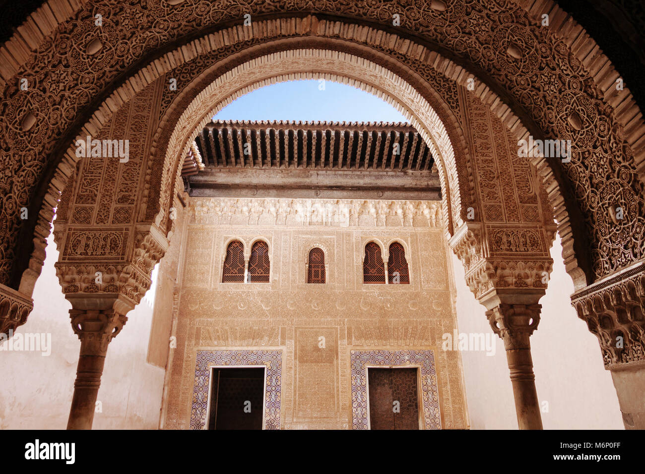 Muqarnas arch hi-res stock photography and images - Alamy