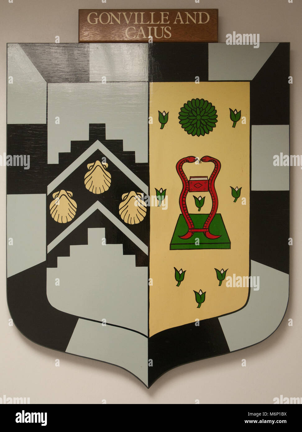 University of cambridge crest hi-res stock photography and images - Alamy