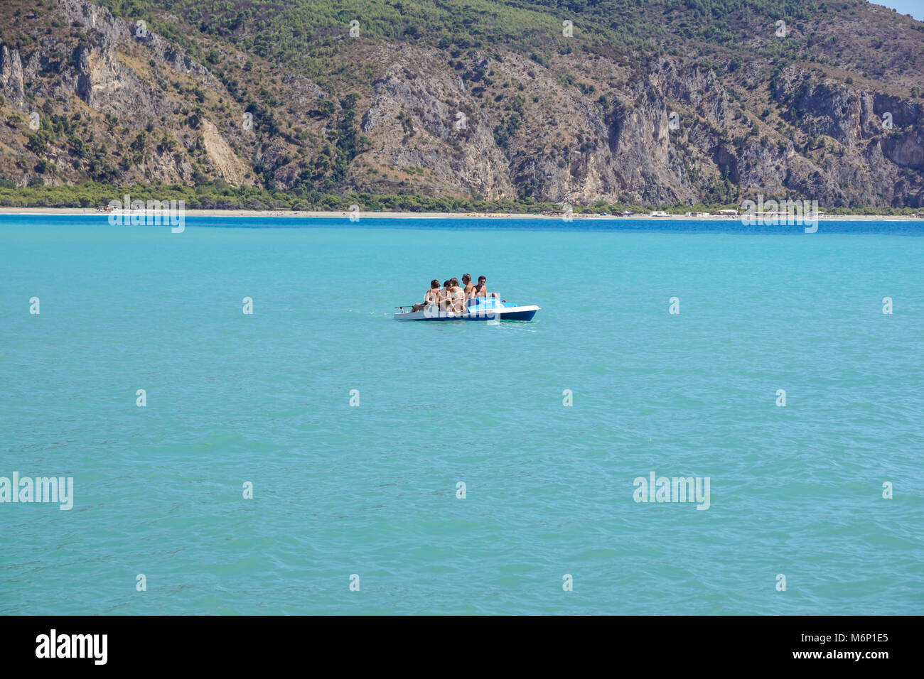 People inside boats hi-res stock photography and images - Alamy