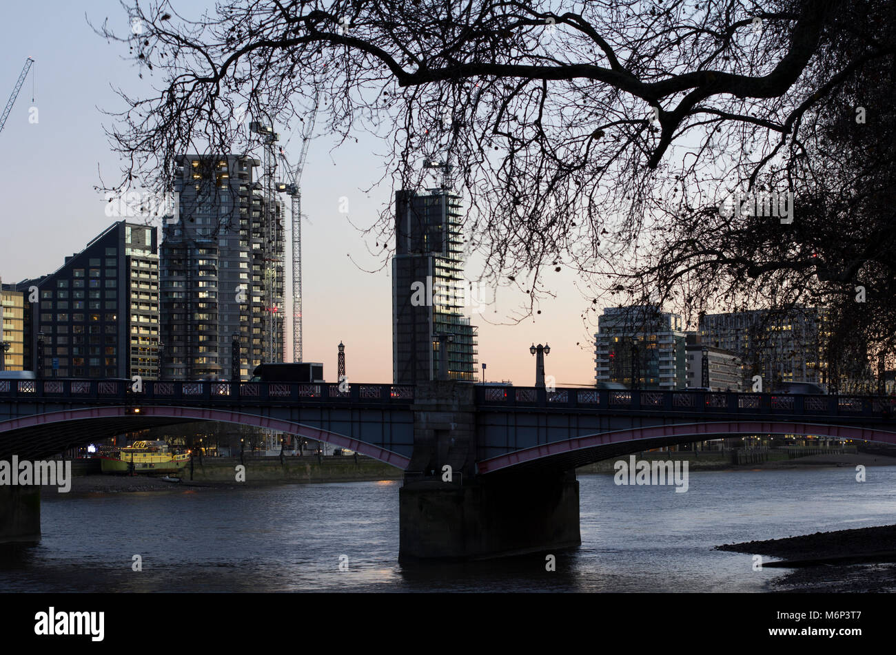London bridge water works hi-res stock photography and images - Alamy