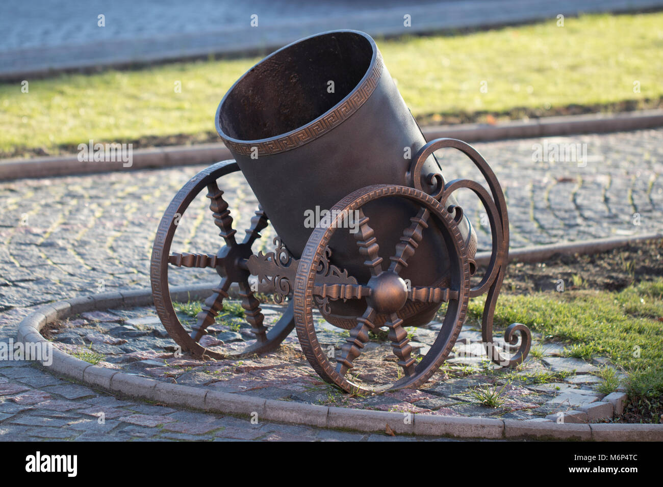 Trash in the form of chariots. modern Stock Photo - Alamy