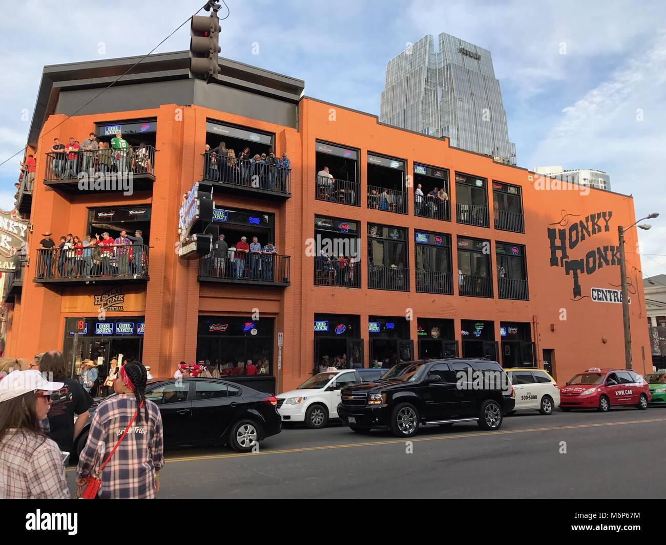Honky tonk row nashville hi-res stock photography and images - Alamy