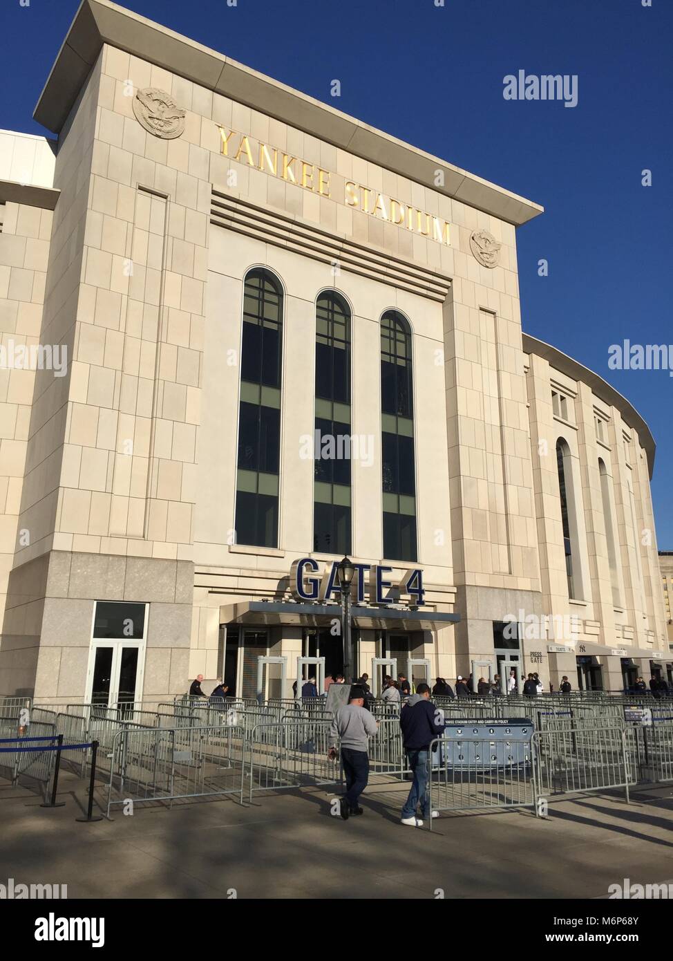 Yankee stadium ny base field hi-res stock photography and images - Alamy