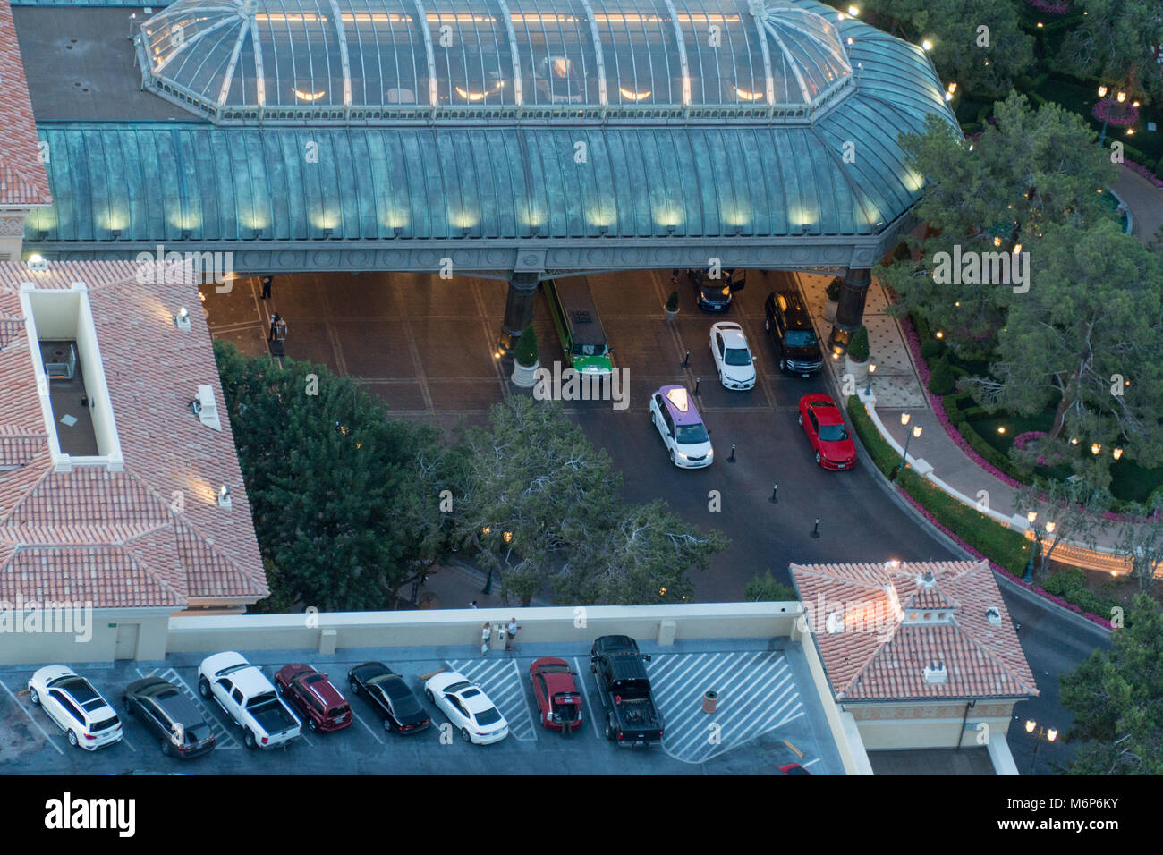 Overhang above window hi-res stock photography and images - Alamy