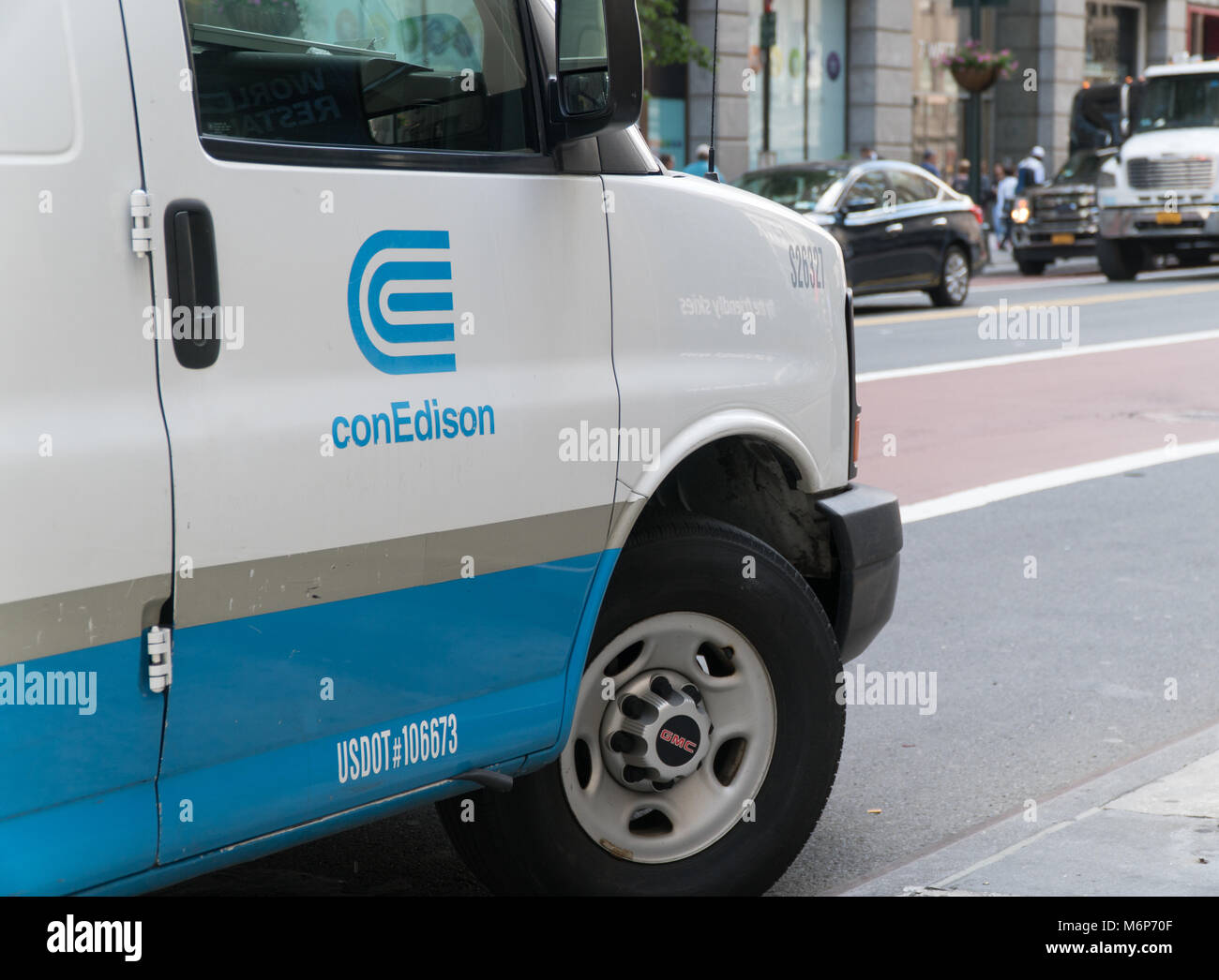 Consolidated edison company of new york hi-res stock photography and ...