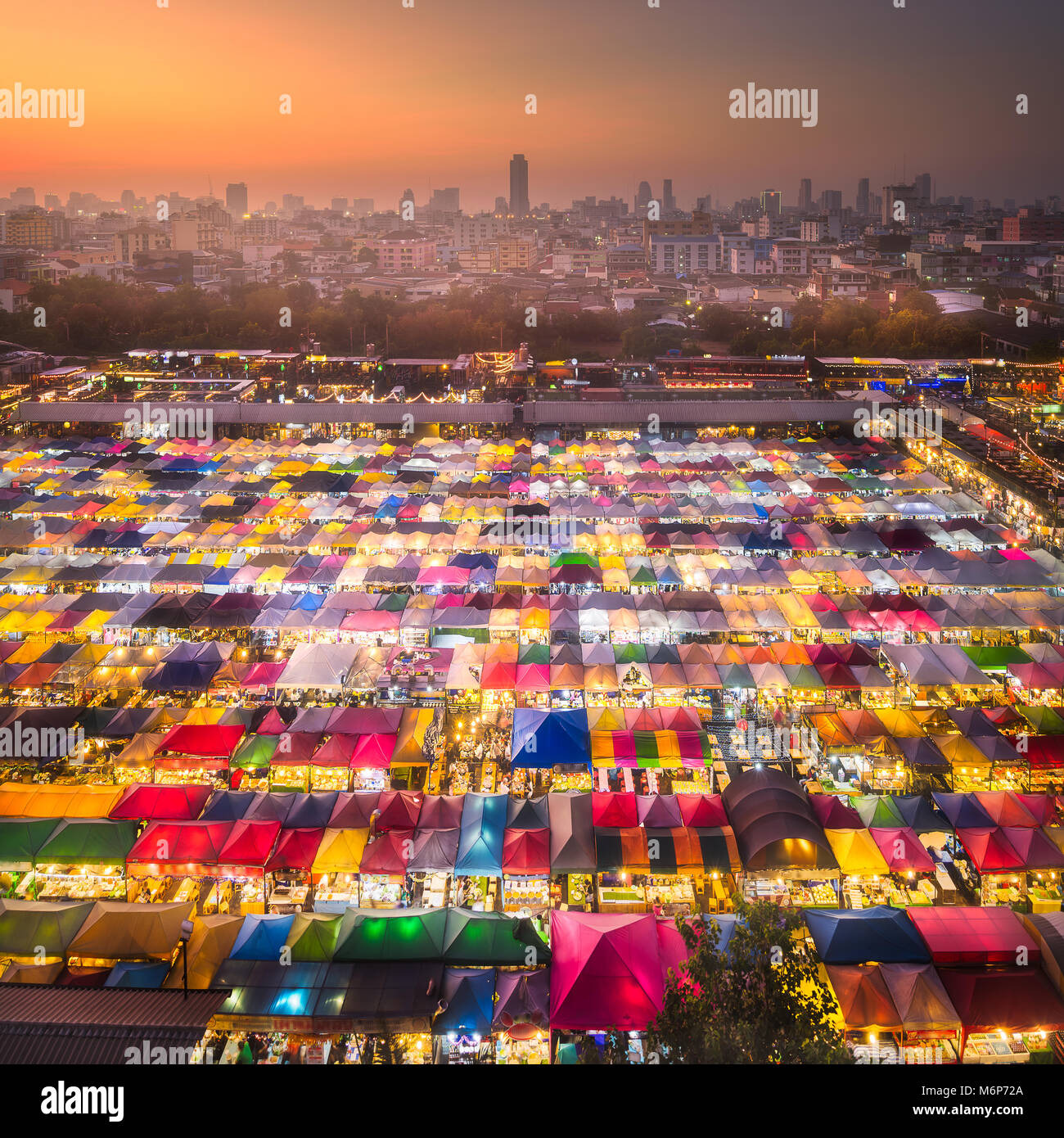 Night market with street food in Bangkok Stock Photo - Alamy