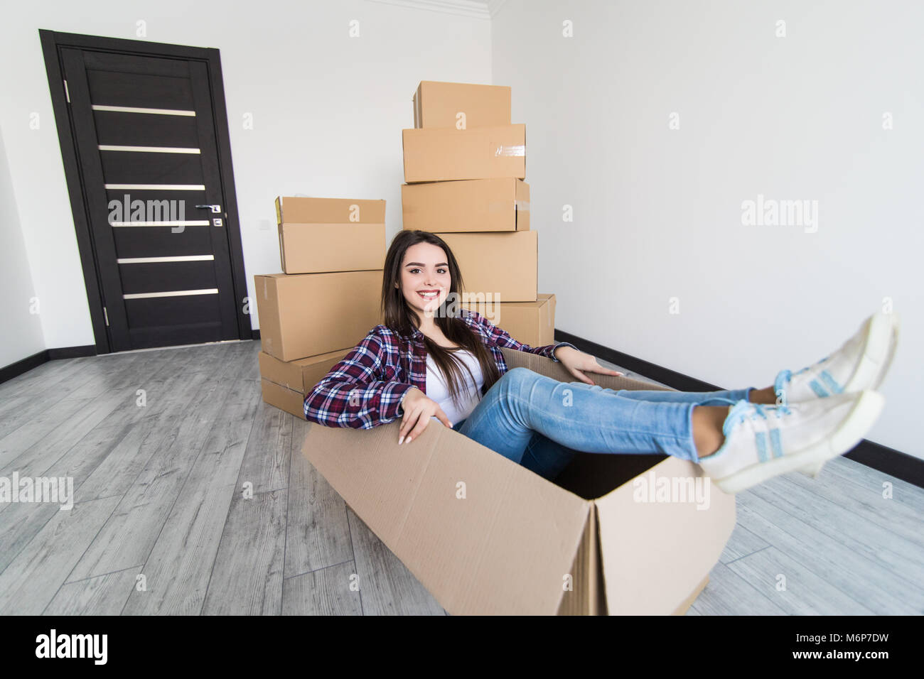 Cardboardbox hi-res stock photography and images - Alamy