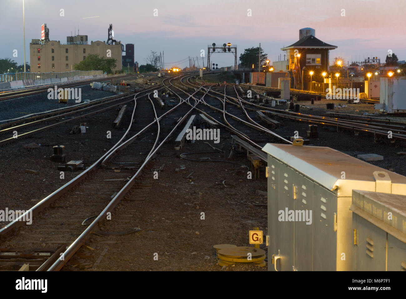 Queens new york jamaica rail hi-res stock photography and images - Alamy