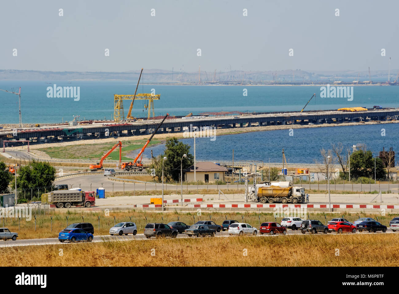 Kerch strait bridge construction hi-res stock photography and images ...