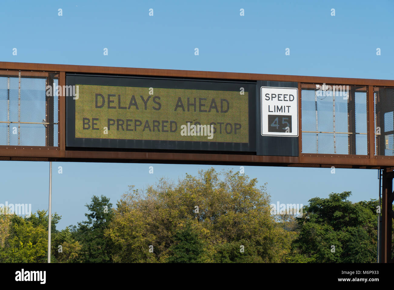 Traffic delays warning sign hi-res stock photography and images - Alamy