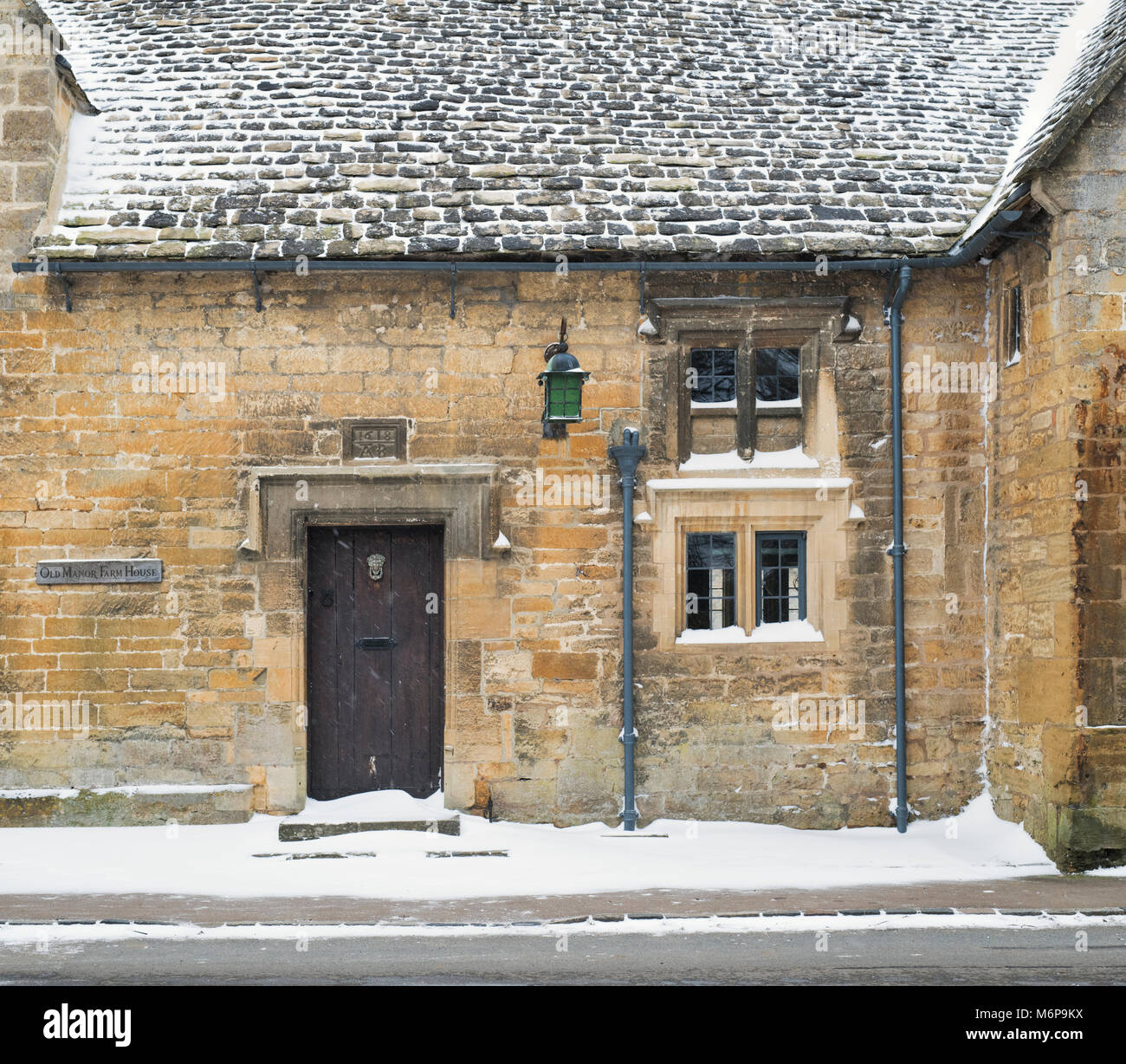 Old manor house uk hi-res stock photography and images - Alamy