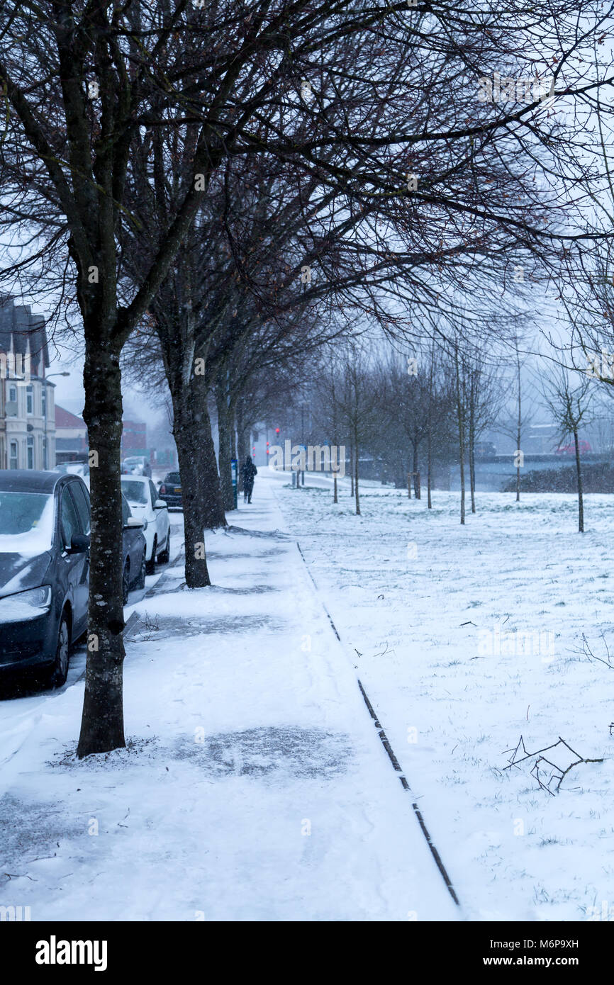 Cardiff bay snow hi-res stock photography and images - Alamy