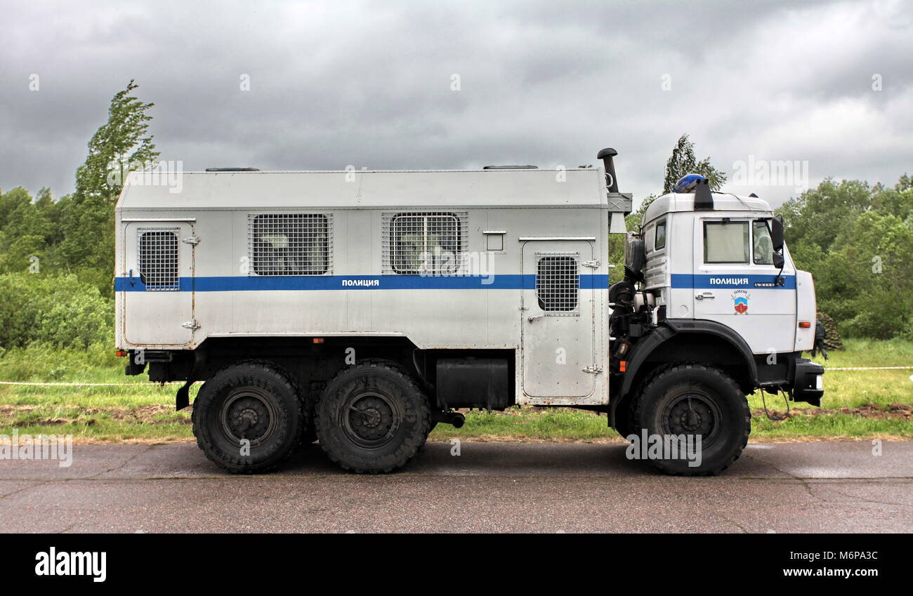Police car side view hi-res stock photography and images - Alamy