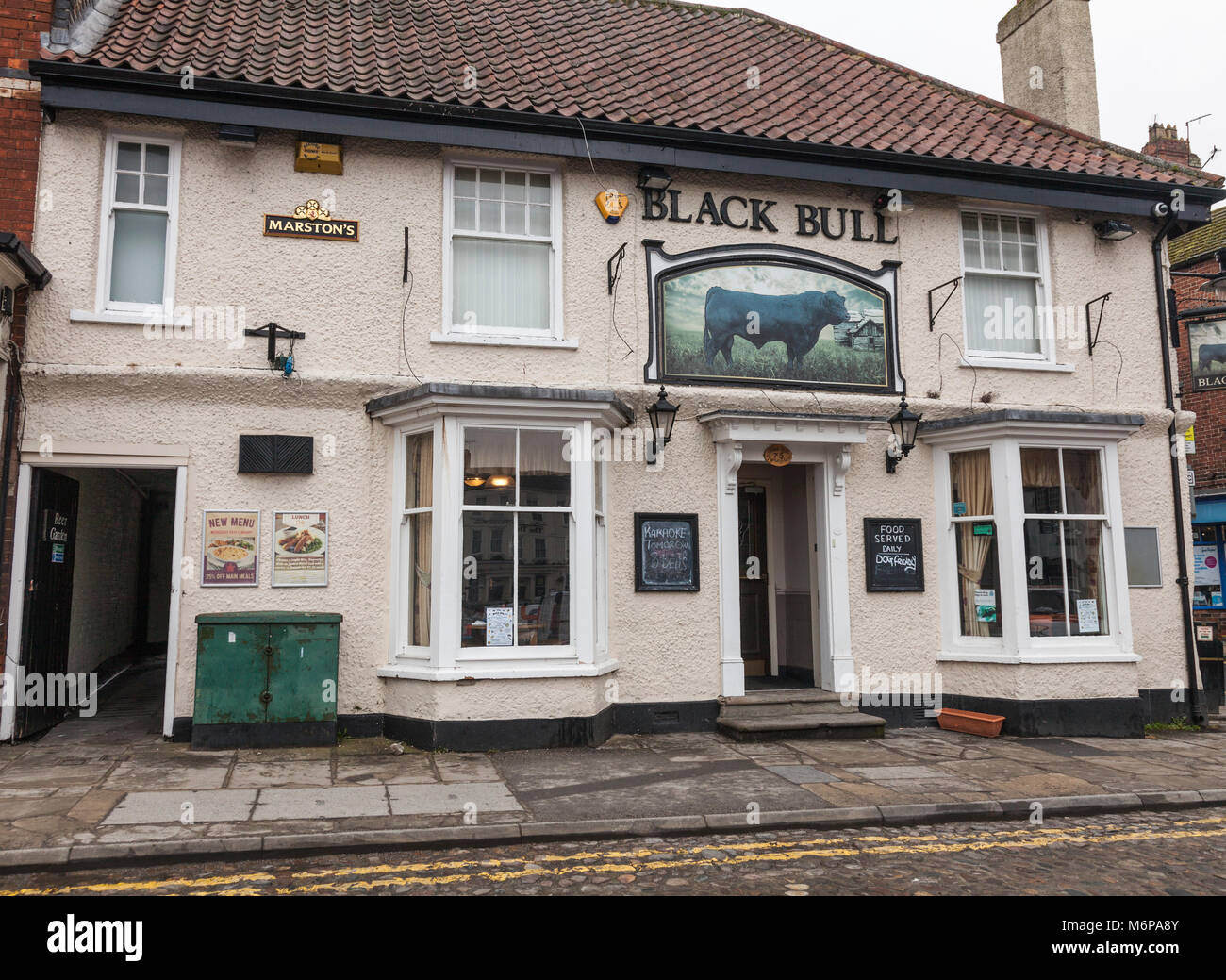 Black bull pub hi-res stock photography and images - Alamy