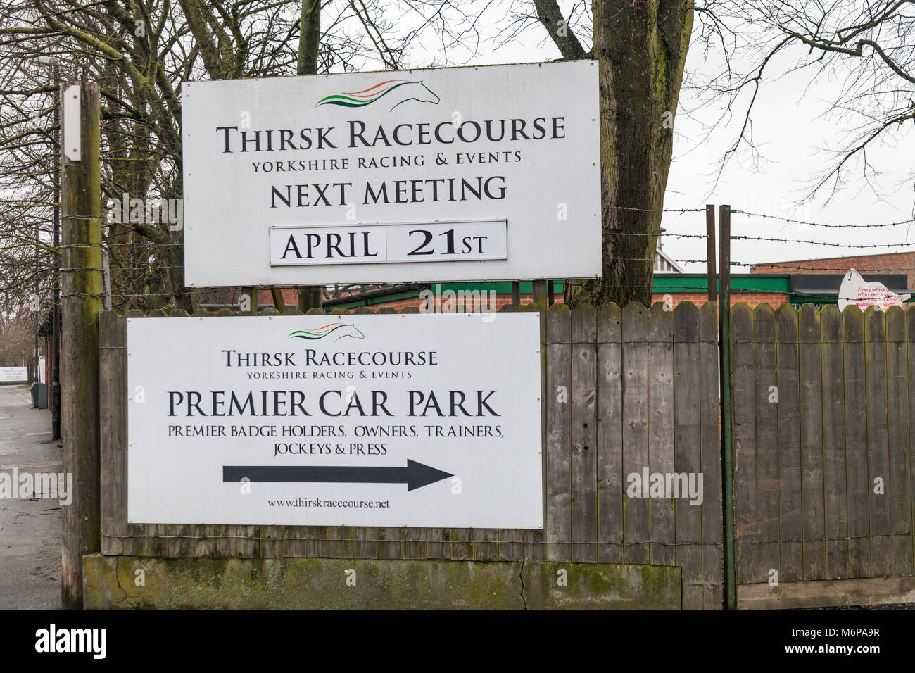Thirsk racecourse hi-res stock photography and images - Alamy