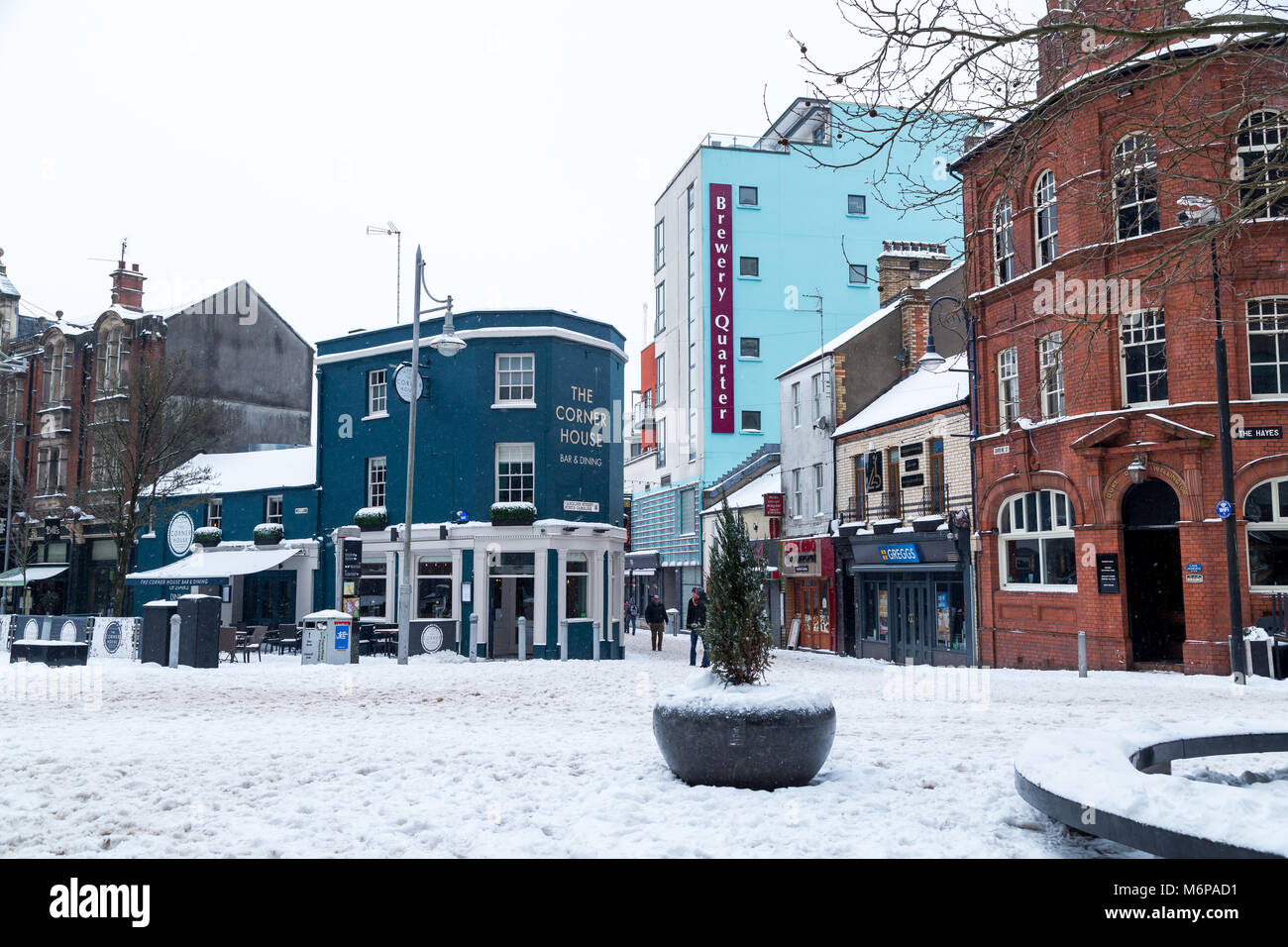 Grangetown Cardiff covered in Snow Stock Photo - Alamy