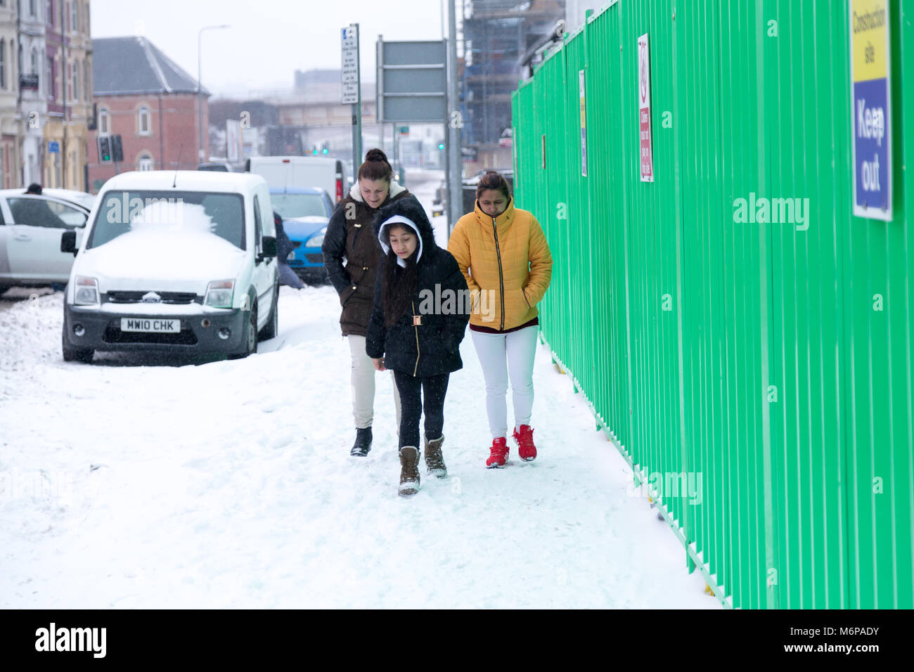 Grangetown Cardiff covered in Snow Stock Photo - Alamy
