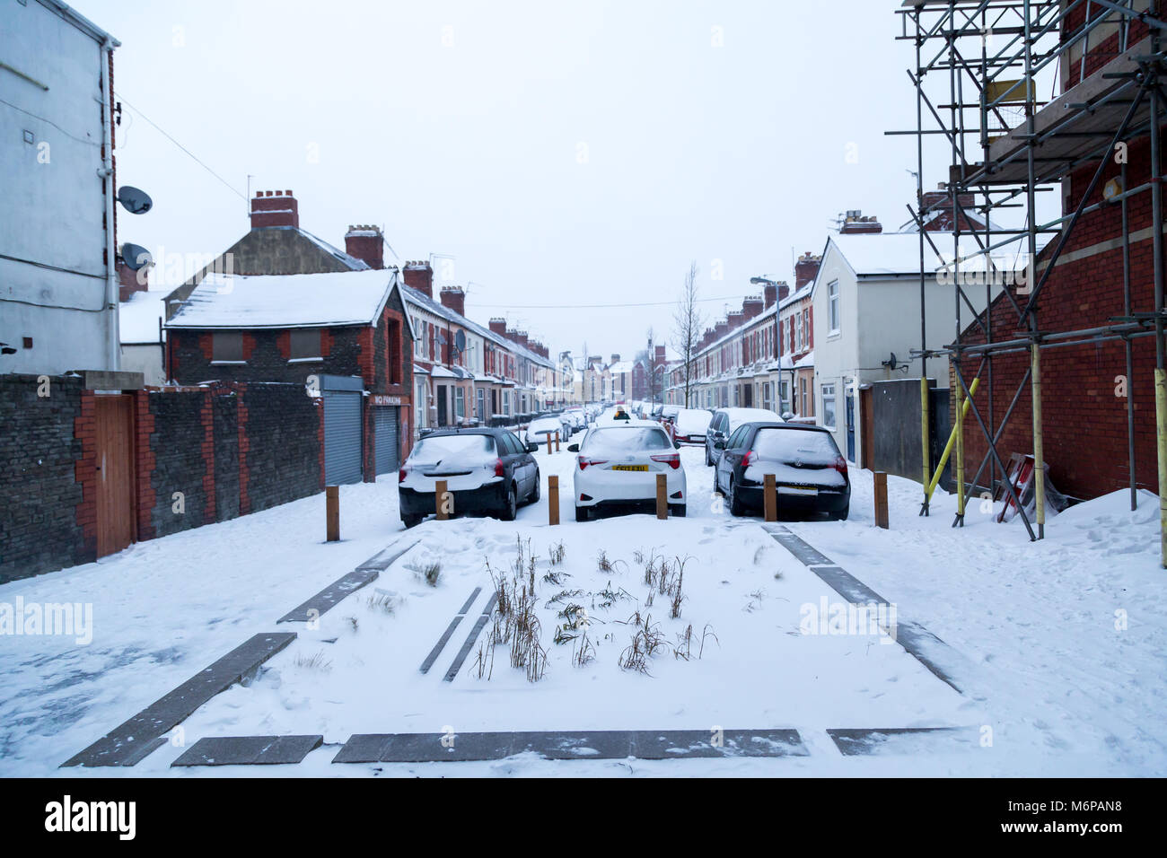 Grangetown Cardiff covered in Snow Stock Photo - Alamy