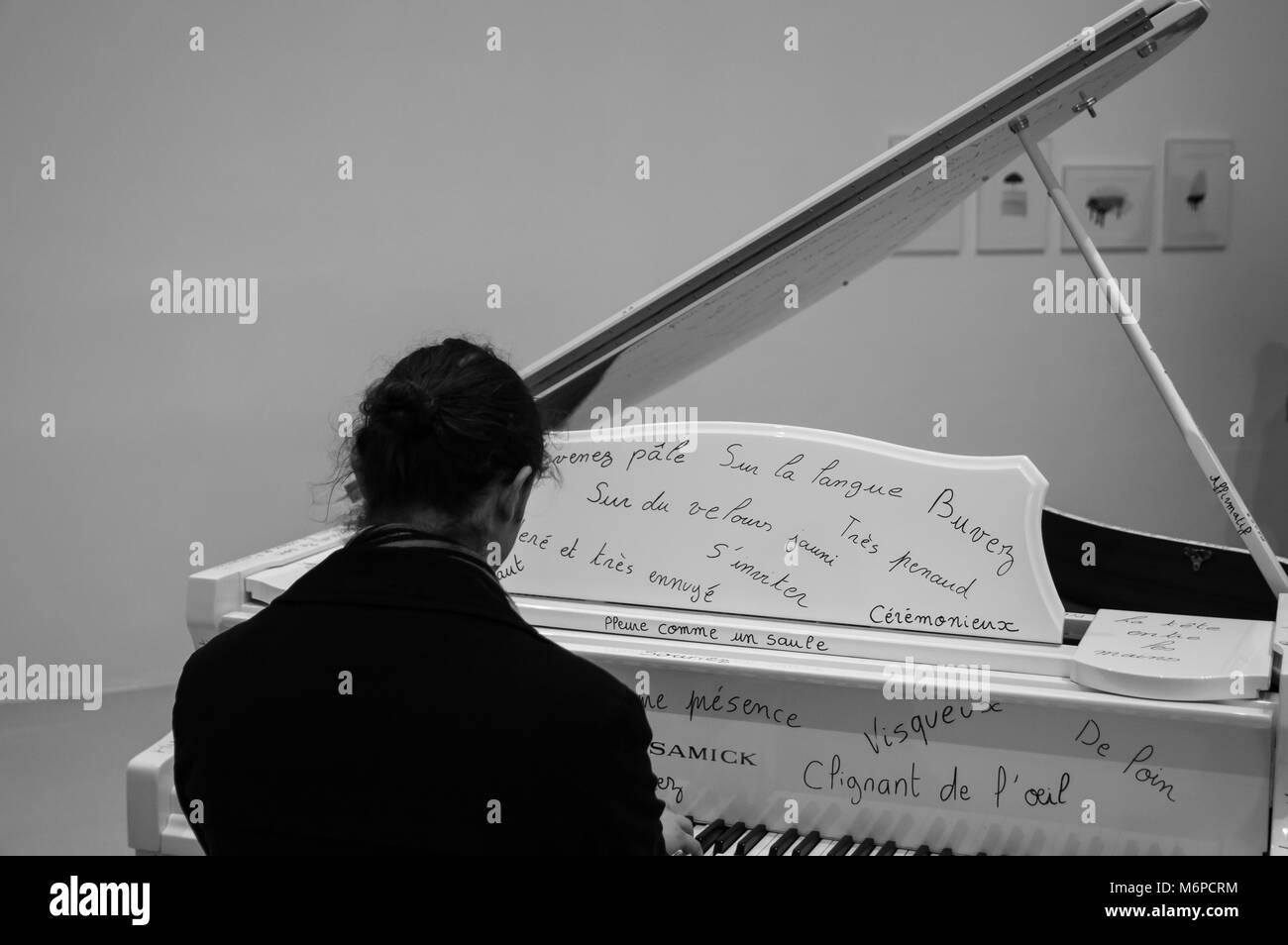 Guy playing piano Stock Photo - Alamy