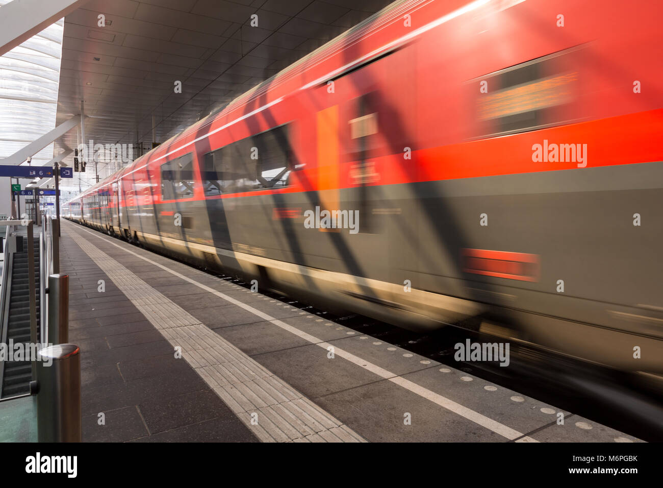 Obb railjet hi-res stock photography and images - Alamy