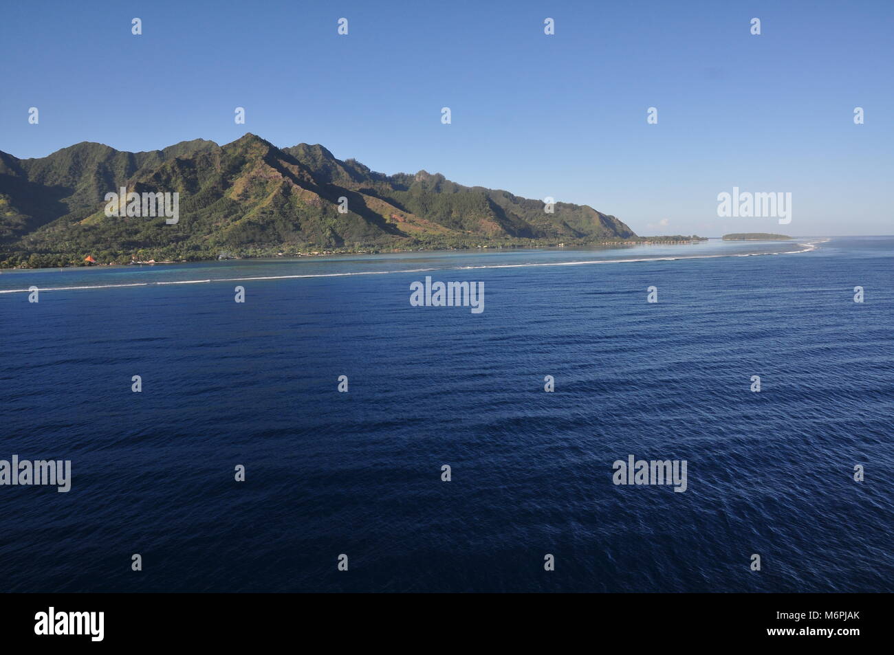 Moorea lagoon rays hi-res stock photography and images - Alamy