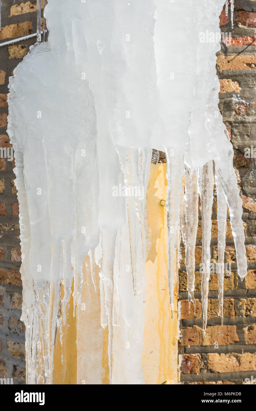 Ice brick wall texture hi-res stock photography and images - Alamy
