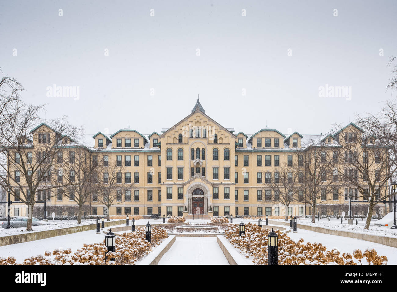 Community center and housing estate hi-res stock photography and images ...