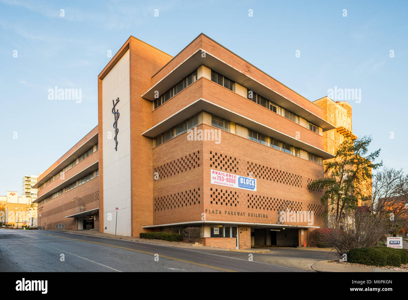Plaza design exterior hi-res stock photography and images - Alamy