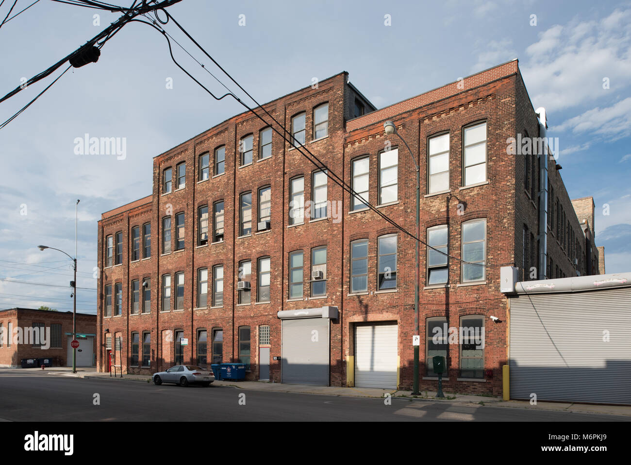 Masonry warehouse building in the West Town neighborhood Stock Photo ...