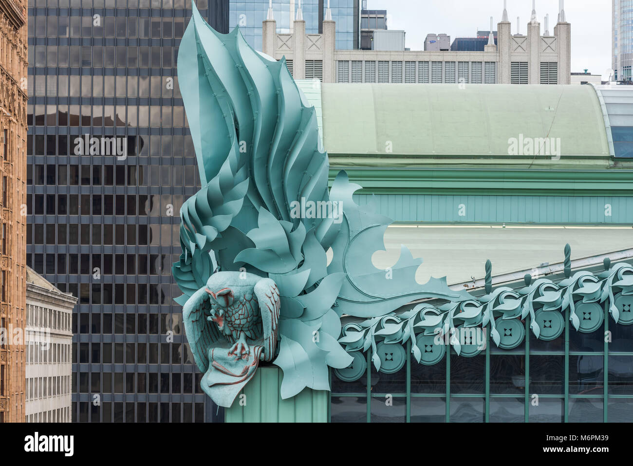 Cornice detail of the Harold Washington Library building Stock Photo ...