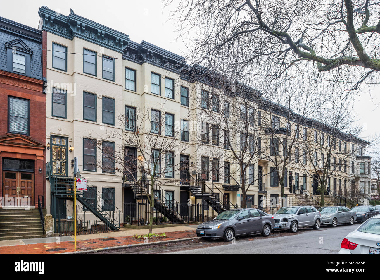 Rowhouses hi-res stock photography and images - Alamy