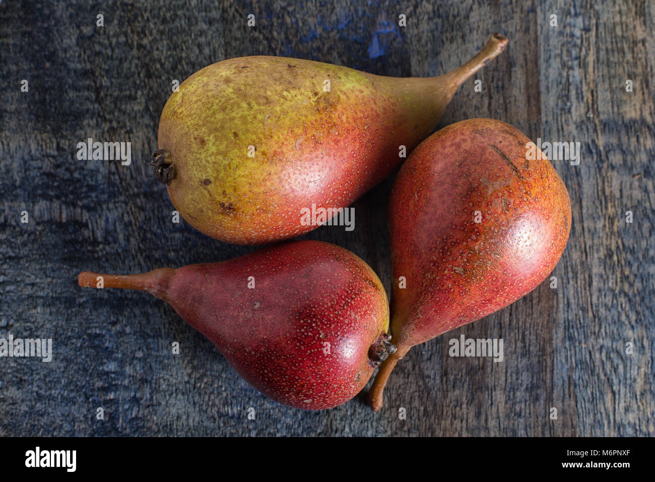 small size organic pears in Ecuador Stock Photo - Alamy