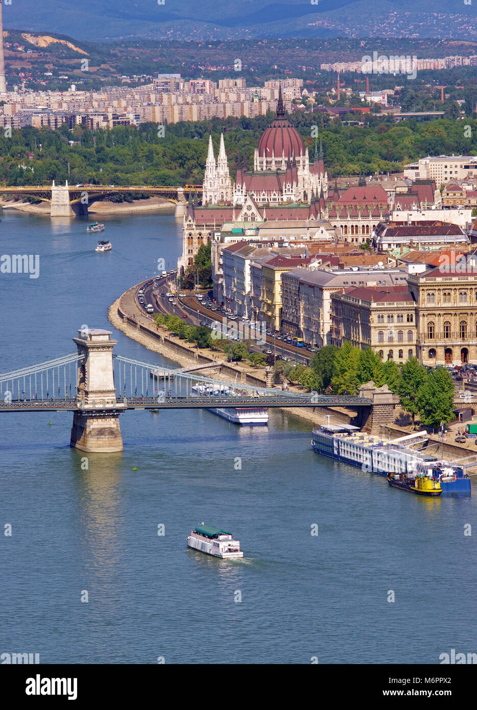 Budapest city view of Chain Bridge and the Parliament building. Hungary ...