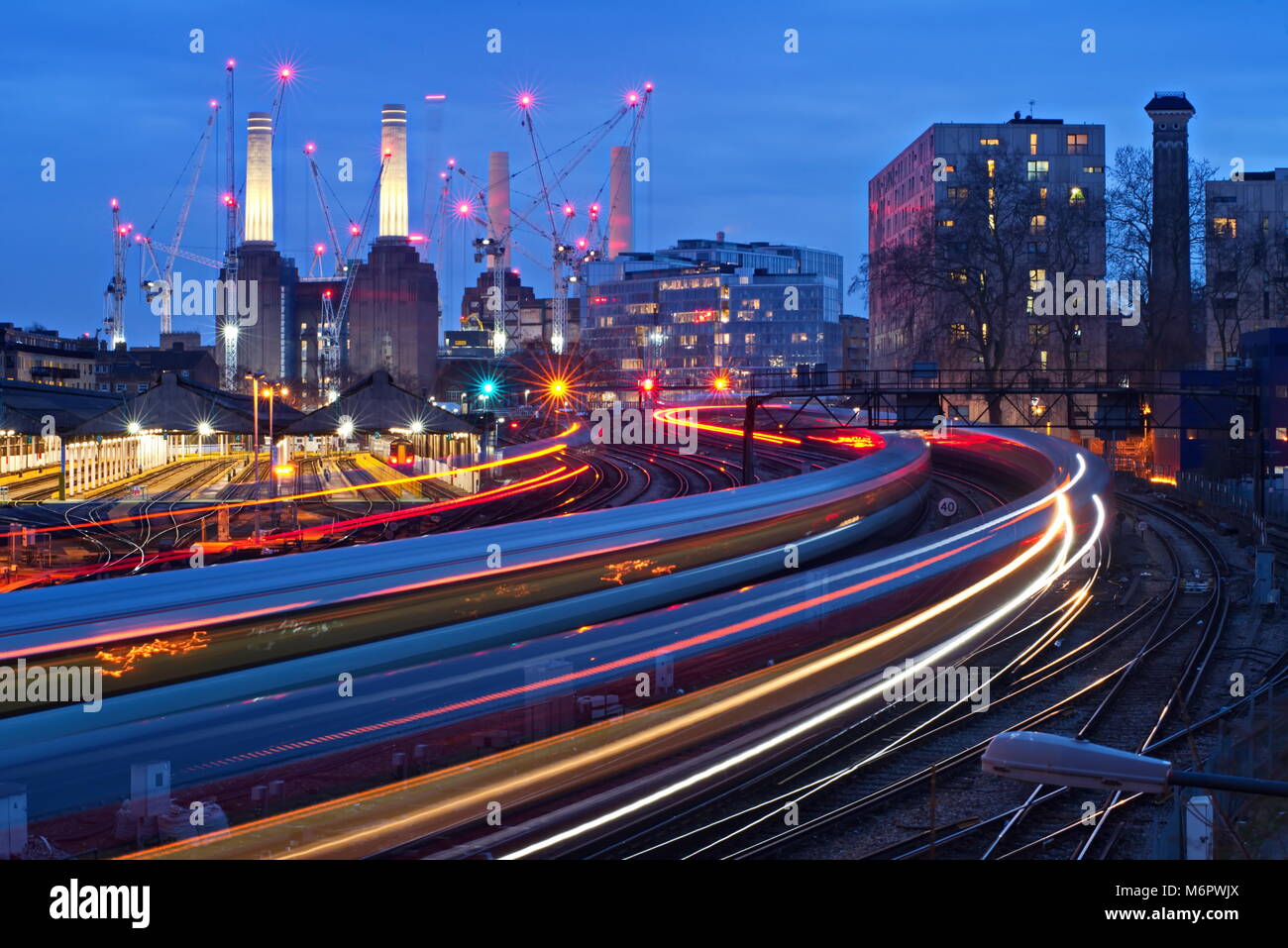 Victoria train station london old hi-res stock photography and images ...