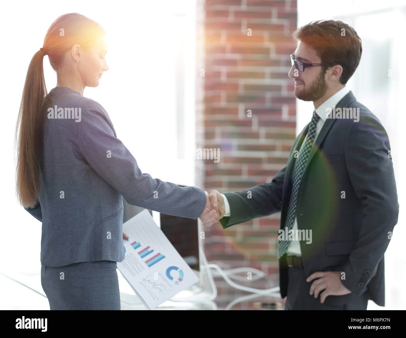 welcome handshake financial partners Stock Photo - Alamy