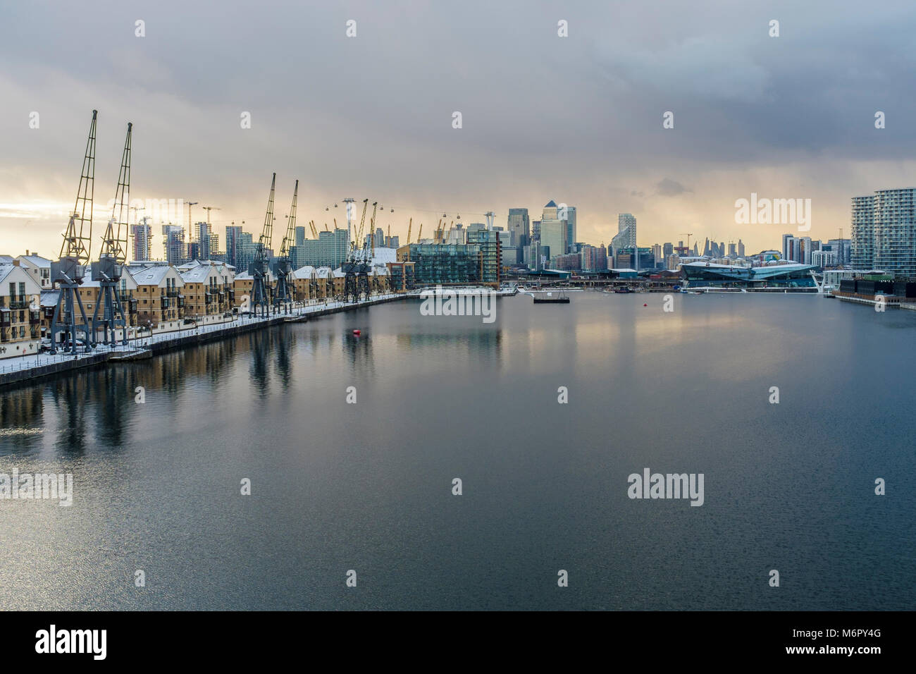 Royal victoria dock london hi-res stock photography and images - Alamy