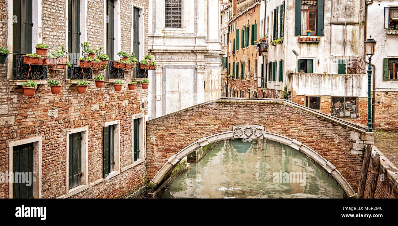 Bridge over canal venetian architecture hi-res stock photography and ...