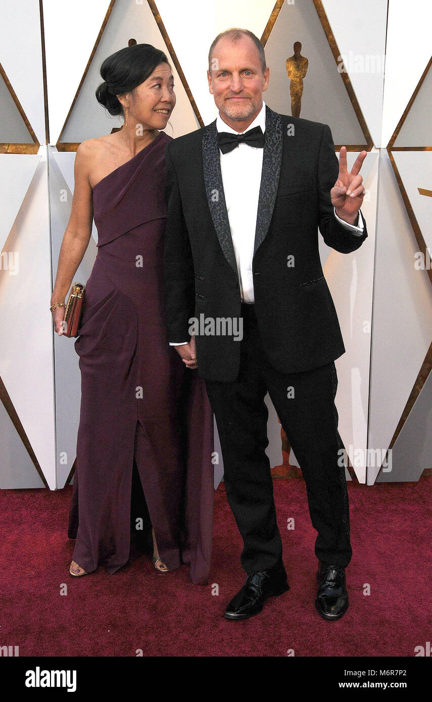 Laura louie and woody harrelson 2018 hi-res stock photography and ...