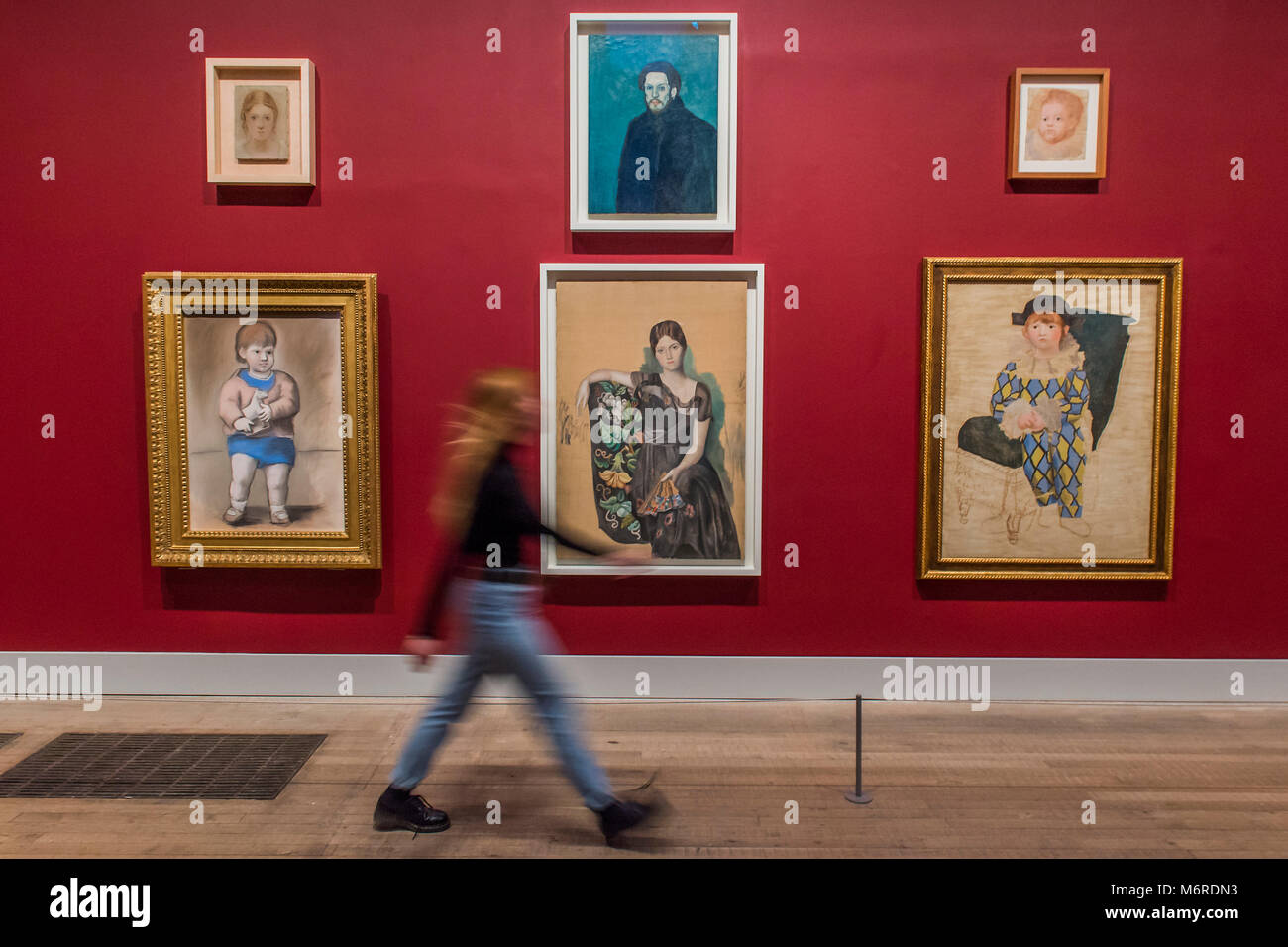 Pablo picasso painting family hi-res stock photography and images - Alamy