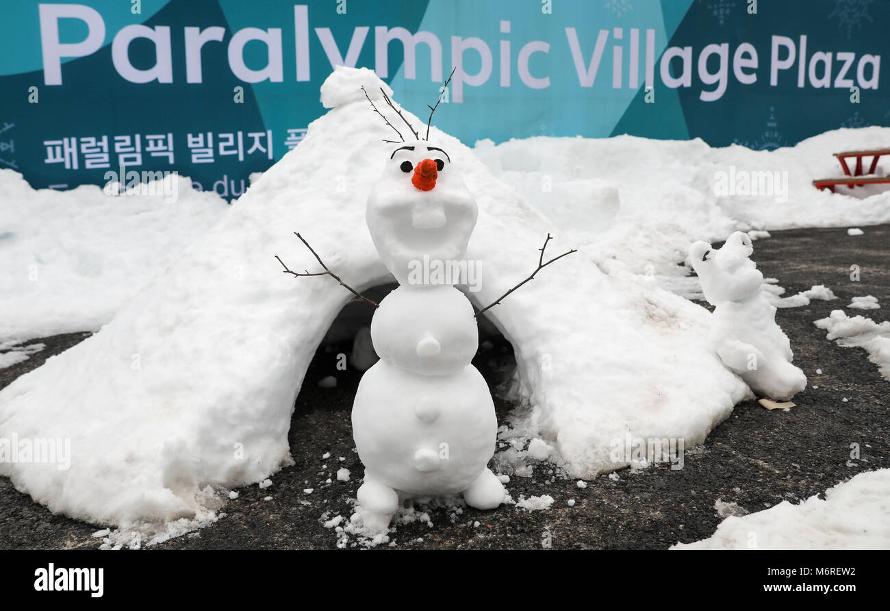 Pyeongchang, South Korea. 06 March 2018, Paralympics: The snowman Olaf ...